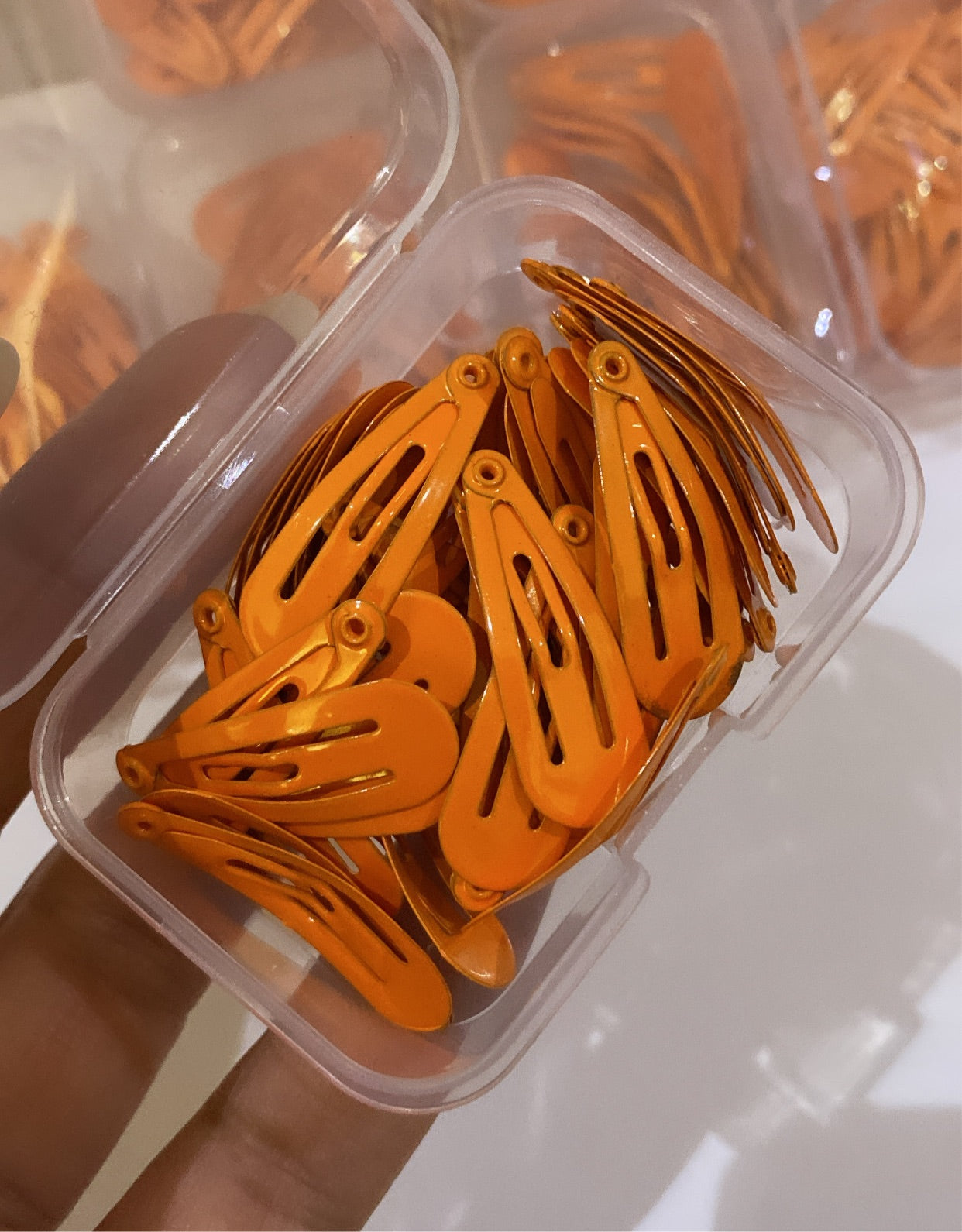 Orange hair clips box small size – Fyonkaa